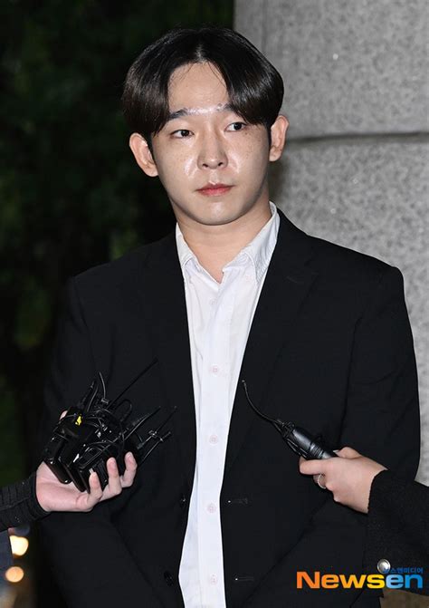 남태현 첫 공판으로 서부지법 출석 포토엔hd 뉴스인코리아