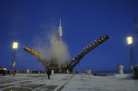 Spaceflight Now Expedition 30 Gantry Arms Retracted For Launch