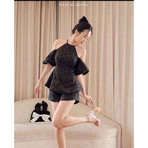 Áo Khoét Vai Cổ Yếm Tay Bồng Shopee Việt Nam