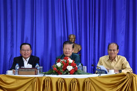 ກອງປະຊຸມສໍາມະນາ ພາຍໃຕ້ຫົວຂໍ້ “ວິເຄາະສະພາບພົ້ນເດັ່ນຂອງໂລກທີ່ເກີດຂຶ້້ນໃນປັດຈຸບັນ”