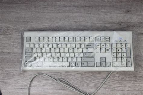 Vintage Ibm Keyboard Rubber Dome Wired Ps 2 104 Key Kb 8923 New Open