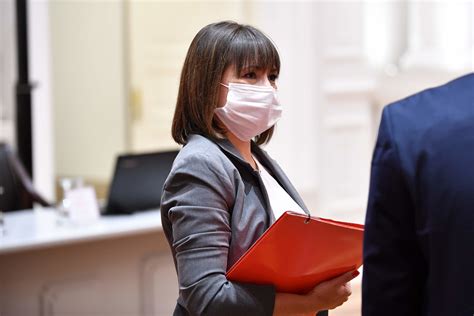 Трета седница на Владата Усвоени предлозите на Комисијата за заразни
