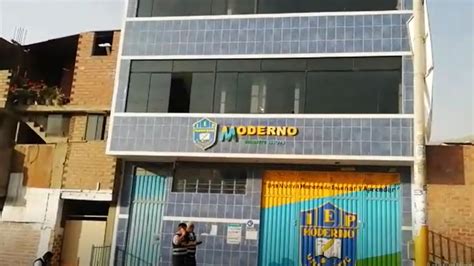 Huaycán niño se encuentra grave al caer por el tragaluz del tercer