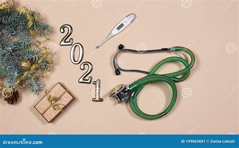 Nieuwjaarskaart Over Medische Onderwerpen Figuren 2021 Fonendoscoop