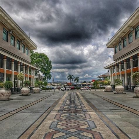 Yayasan Sultan Haji Hassanal Bolkiah Complex Bandar Seri Begawan Top