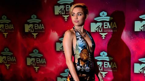 Watch Miley Cyrus Twerk It Online Movie Yidio