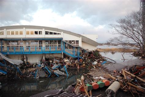 仙台市立荒浜小学校定点観測写真18体育館 しゃしんときじ 3がつ11にちをわすれないためにセンター 東日本大震災のアーカイブ