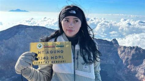 Ingat Wendy Walters Mantan Istri Reza Arap Kini Jadi Pecinta Alam
