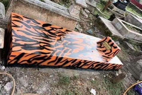 Viral Kuburan Mirip Seragam Pemuda Pancasila Netizen Totalitas Hingga