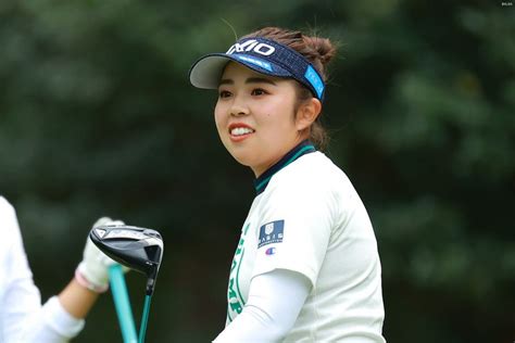 まさかの敗北？ 山下美夢有が「本まぐろと背比べ」 ゴルフ総合サイト Alba Net