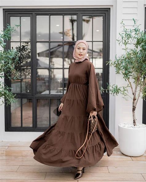 Selebgram Dara Arafah Semakin Mantap Berhijab Tengok 4 Referensi Ootd