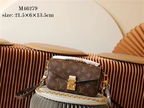 Louis Vuitton M46279 Pochette M Tis East West