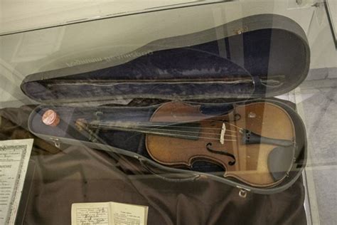 Партизанска цигулка за Николай Гяуров