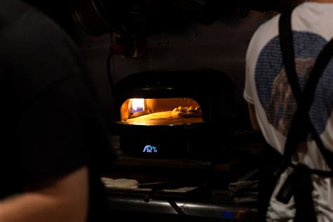 Sarni Flips The Script With Its After Dark Menu Of Snacks Sips And Stellar Sangers The