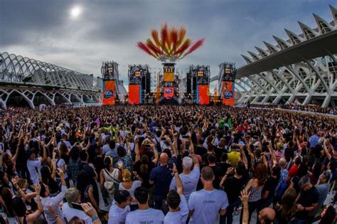 El Mayor Festival De Música De Los 90 Vuelve A Colgar El Cartel De
