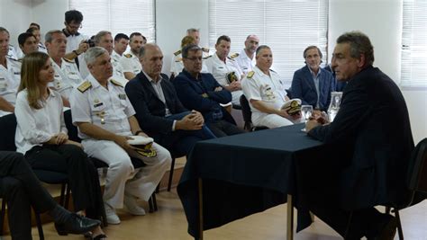El Ministro de Defensa visitó la Base Naval Mar del Plata Argentina gob ar