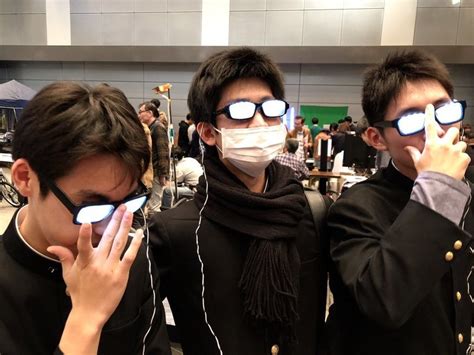 光るメガネが大反響 アニメや漫画で見かける悪巧みポーズでニヤリ KAI YOU net
