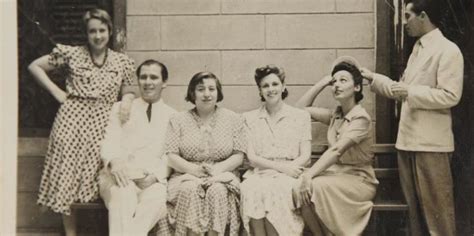 La Exposición De Las Sinsombrero Las Mujeres Olvidadas De La