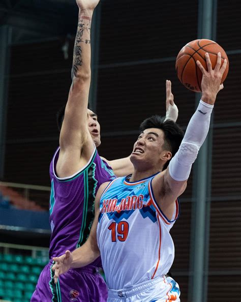 篮球——cba第一阶段：山东高速队胜新疆伊力王酒队比赛