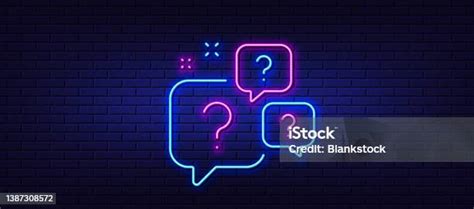 질문 거품 네온 라이트 라인 아이콘 도움말 사인을 요청합니다 Faq 설문지 기호 벽돌 패턴 벽 배경 벡터 0명에 대한 스톡 벡터