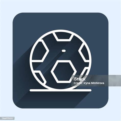白線サッカーボールアイコンは長い影の背景で隔離スポーツ用品青い四角ボタンベクトル アイコンのベクターアート素材や画像を多数ご用意