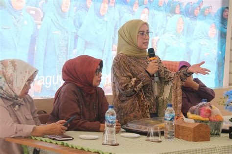 Ajak Ketua TP PKK Kecamatan Optimalkan Program Pokok PKK