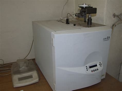 Chns O Elemental Analyzer With Microbalance Usescience
