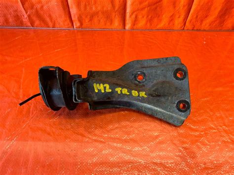 92 00 Honda Civic Manual Lower Transmission Mounting Bracket D16y7