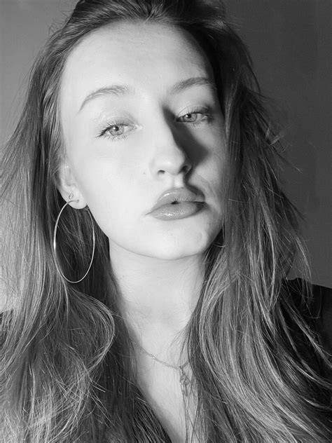 Forest Flower Fairy Webcam Model Profile Xhamsterlive