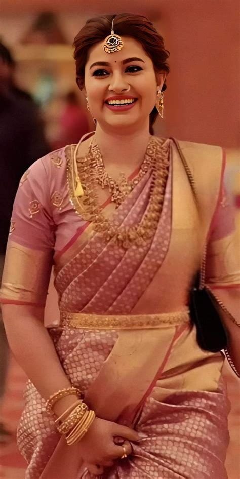 Pin Van Sumatibhai Shah Op A Dress Sarees