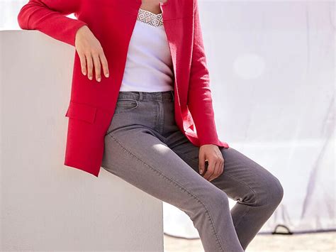 Какой цвет сочетается с серым в одежде Красивые и стильные образы с серым или как правильно