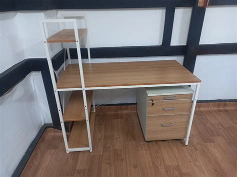 책상 열쇠달린 수납장 사무 당근 중고거래