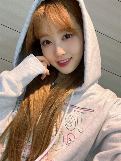 On Twitter Korean Idol Girl Run To You