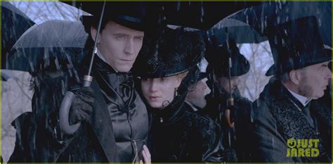 Charlie Hunnam And Tom Hiddleston Woo Mia Wasikowska In Crimson Peak Teaser Trailer Photo