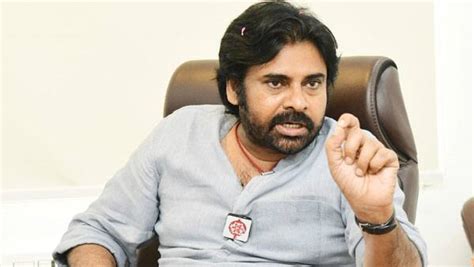 Pk Vs Rgv పవన్ కల్యాణ్ రామ్ గోపాల్ మధ్య పొలిటికల్ వార్ పాపం పసివాడు