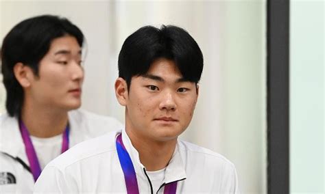 스포키 김주원 포커 페이스 포토