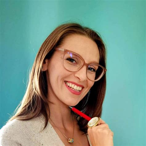 Raluca Angelescu Freelance Copywriter Lucrător Independent Linkedin