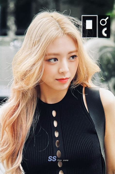 on Twitter RT shinsarang yn 220722 어제 뮤뱅 출근 기대하라했는데 역시이 핫걸 신유나 최고오 유나 YUNA 있지 ITZY