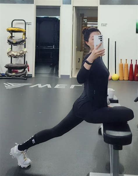 한혜연 이러니 14kg 빠졌지…아침부터 쭉쭉 늘어나는 53세 바디 텐아시아