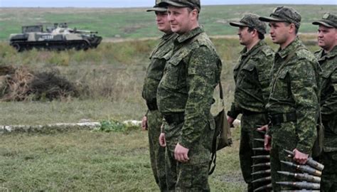 Russian Military Intends To Recruit 420 000 Contract Personnel By Late