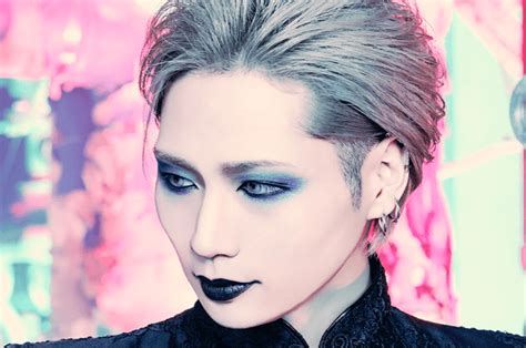 Bassist File ベース・マガジン