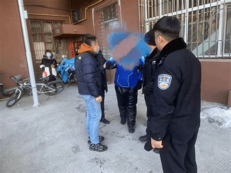 【春节我在岗】勃利县公安局元明派出所成功解救一名欲跳楼轻生男子情绪王亮楼顶