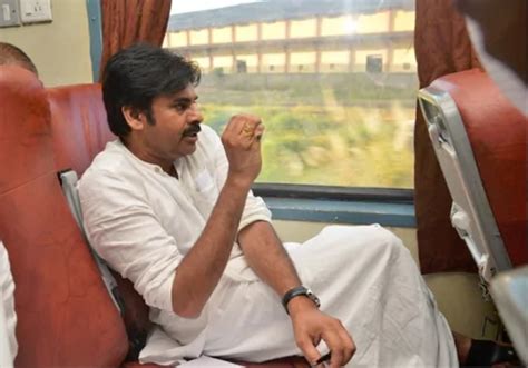 పవన్ సినిమాలో చికుబుకు చికుబుకు రైలే ఫేమ్ Pawan Kalyan Movie