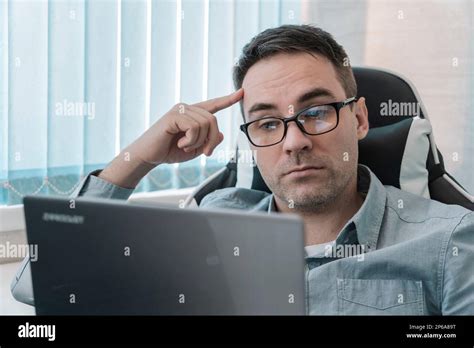 Web Developer Tutorial Hi Res Stock Photography And Images Alamy
