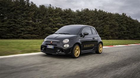 Abarth 695 75o Anniversario Νέα περιορισμένης παραγωγής έκδοση για το