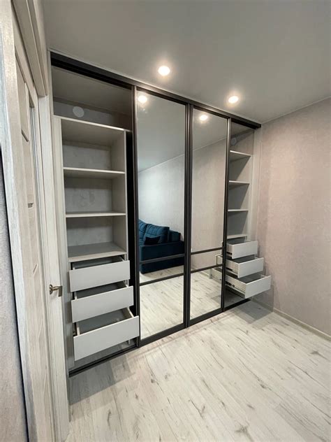 Шкаф купе в спальню на заказ в Хабаровске цены на изготовление шкафов по индивидуальным