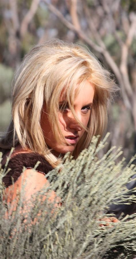 Jessica Sterling S Instagram Twitter Facebook On Idcrawl