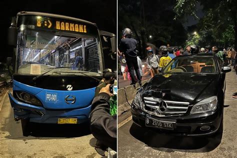 Foto Diduga Lawan Arah Mercy Adu Banteng Dengan Bus Transjakarta