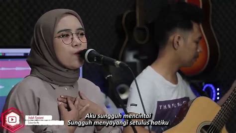 TUHAN JAGAKAN DIA MOTIF BAND LIVE COVER INDAH YASTAMI Video