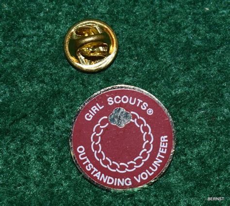 Vintage Girl Scout Pin Outstanding Volunteer 4674981933